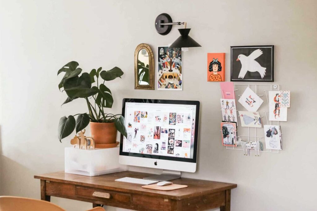 HOW TO SET UP A HOME OFFICE : A BEGINNER'S GUIDE